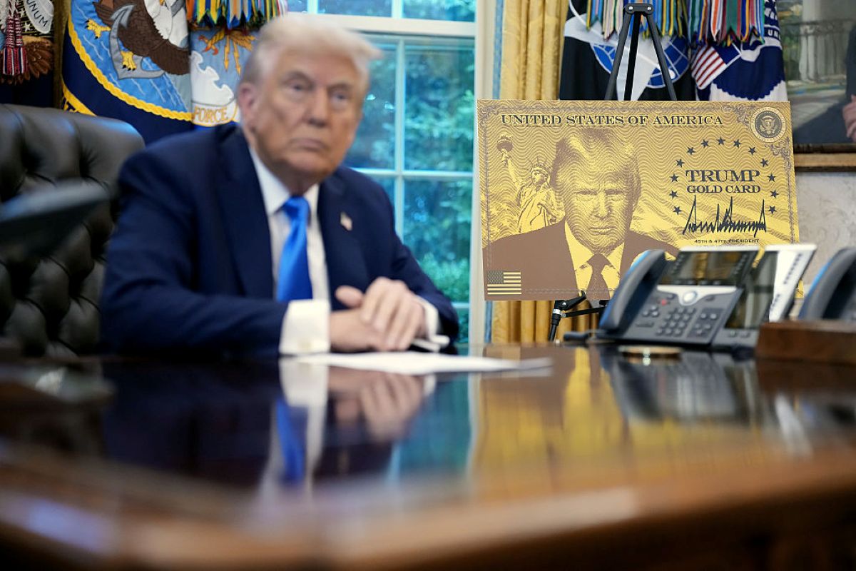 Trump apresenta “Gold Card”, visto de US$ 1 milhão para estrangeiros